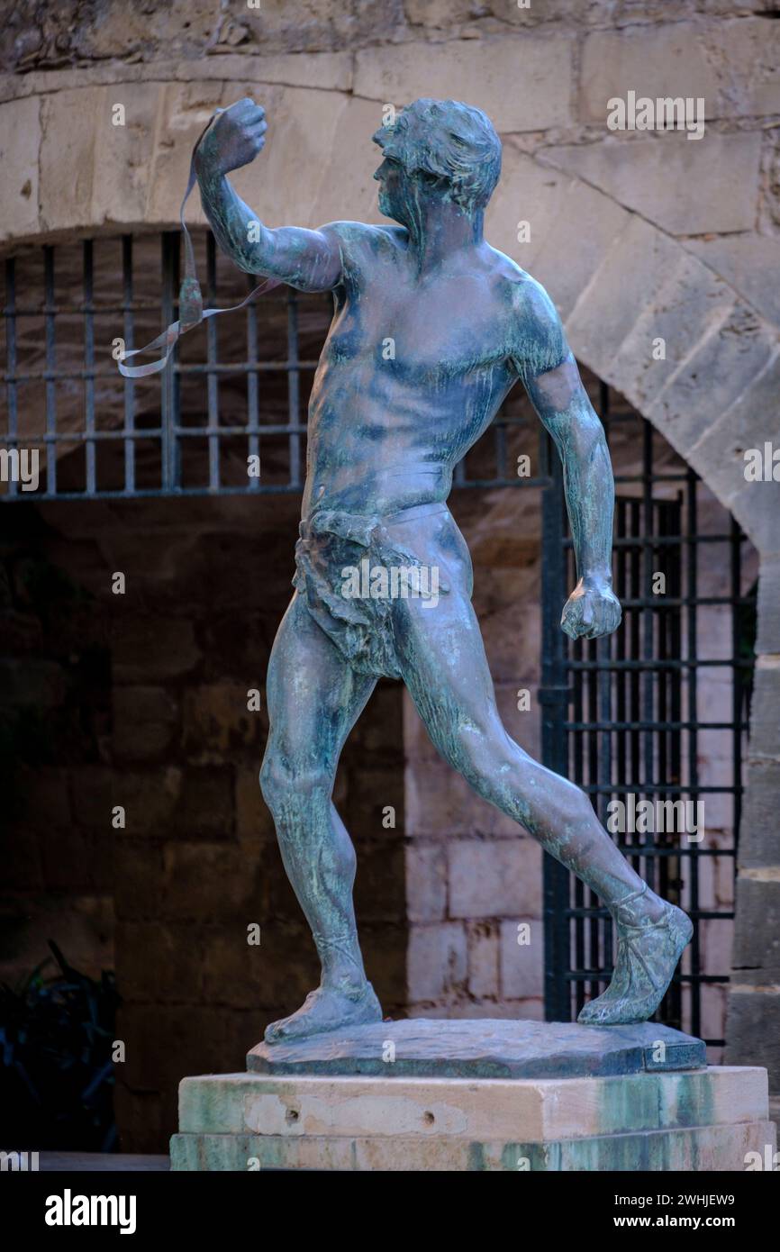 The slinger - Es Foner Stock Photo - Alamy