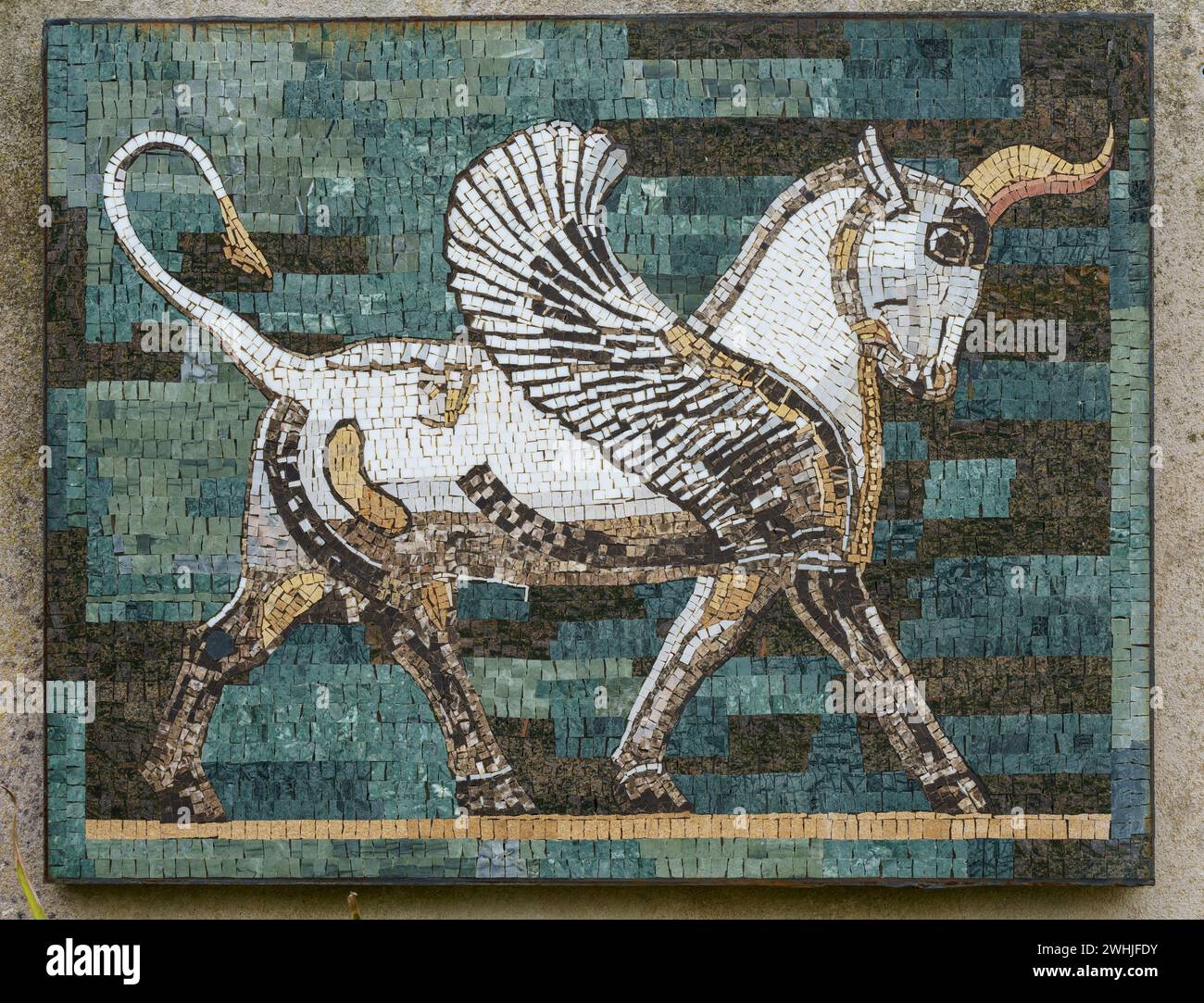 Flying bull hi-res stock photography and images - Alamy