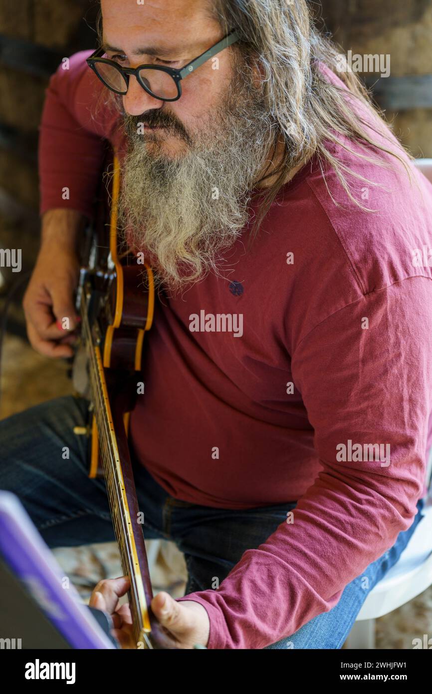 Acoustic experiences hi-res stock photography and images - Alamy