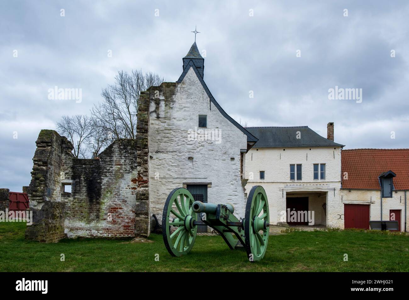 Courtyard of Hougoumont Farm on the battlefield of Waterloo Stock Photo ...