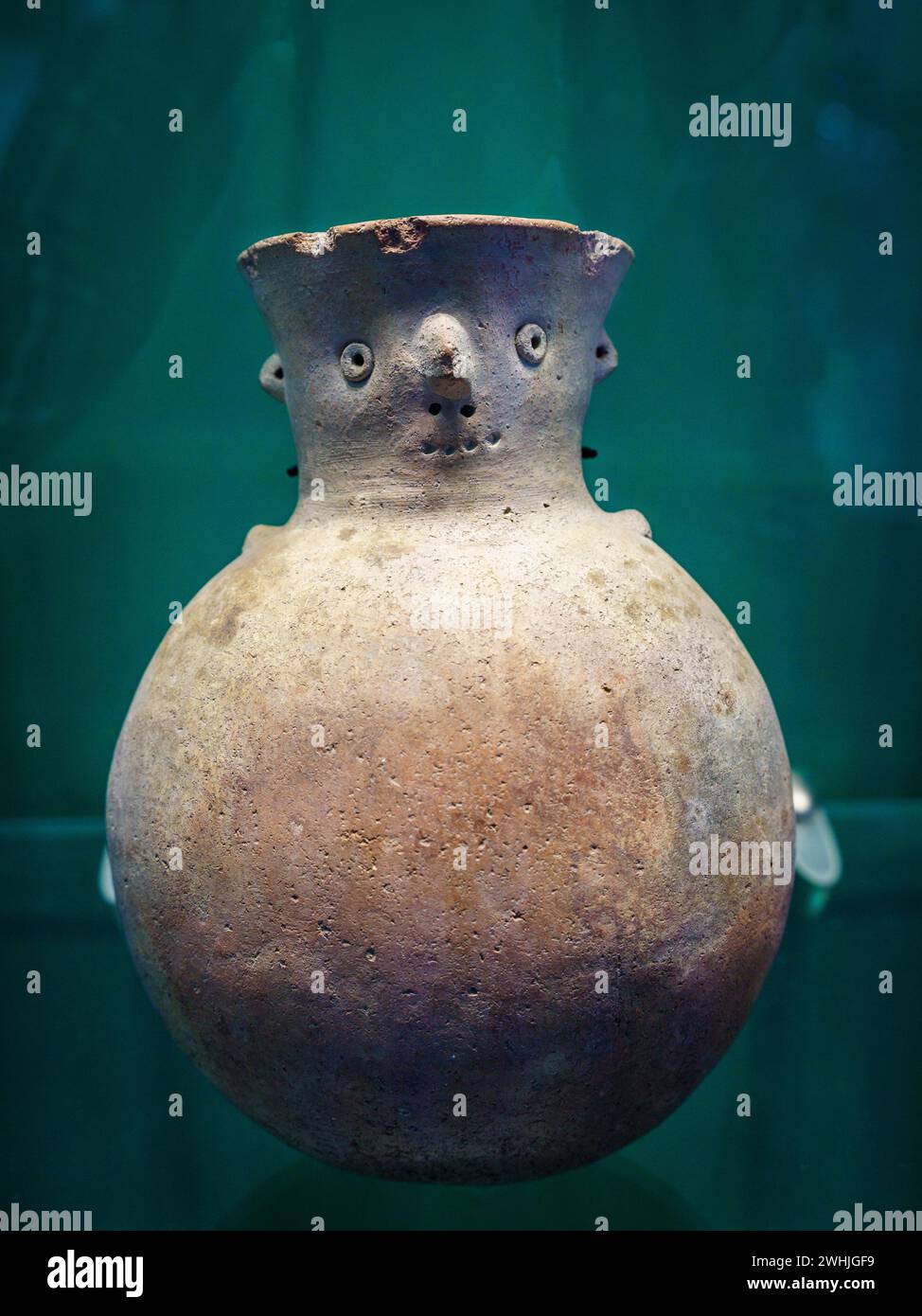 Anthropomorphic vase hi-res stock photography and images - Alamy