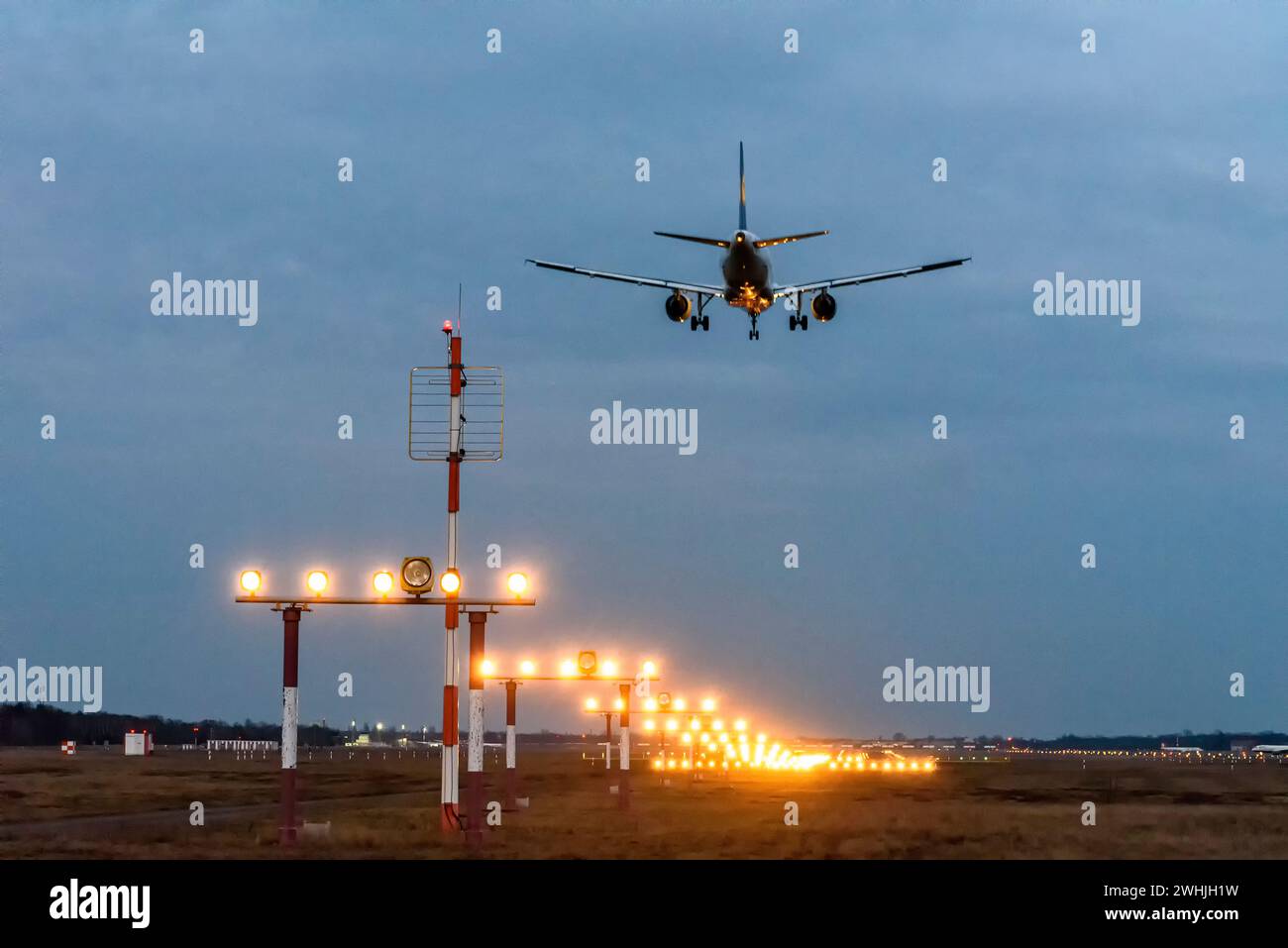 Aircraft shortly before landing Stock Photo - Alamy