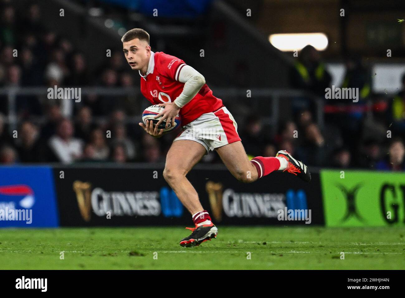 Cameron Winnett of Wales makes a break during the 2024 Guinness 6 ...