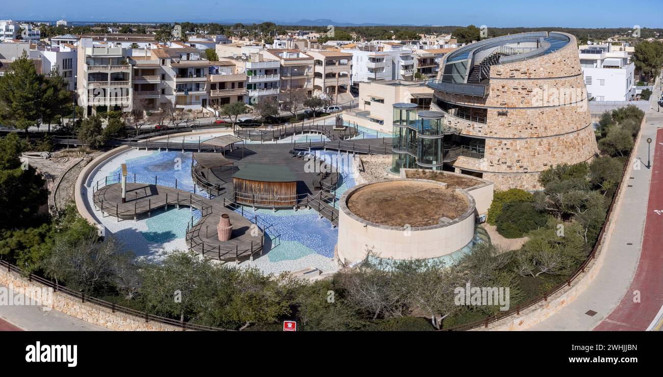 Information center tourist facilities hi-res stock photography and ...