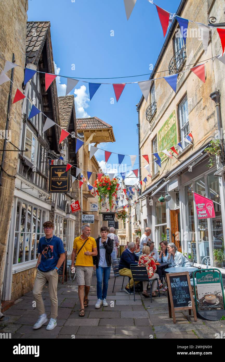 Bradford-on-Avon town centre with its honey coloured stone buildings ...