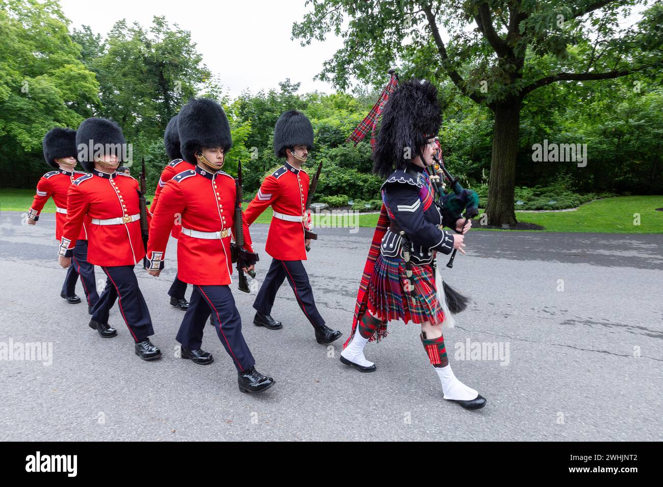 Canadian changing of the guard hi-res stock photography and images - Alamy