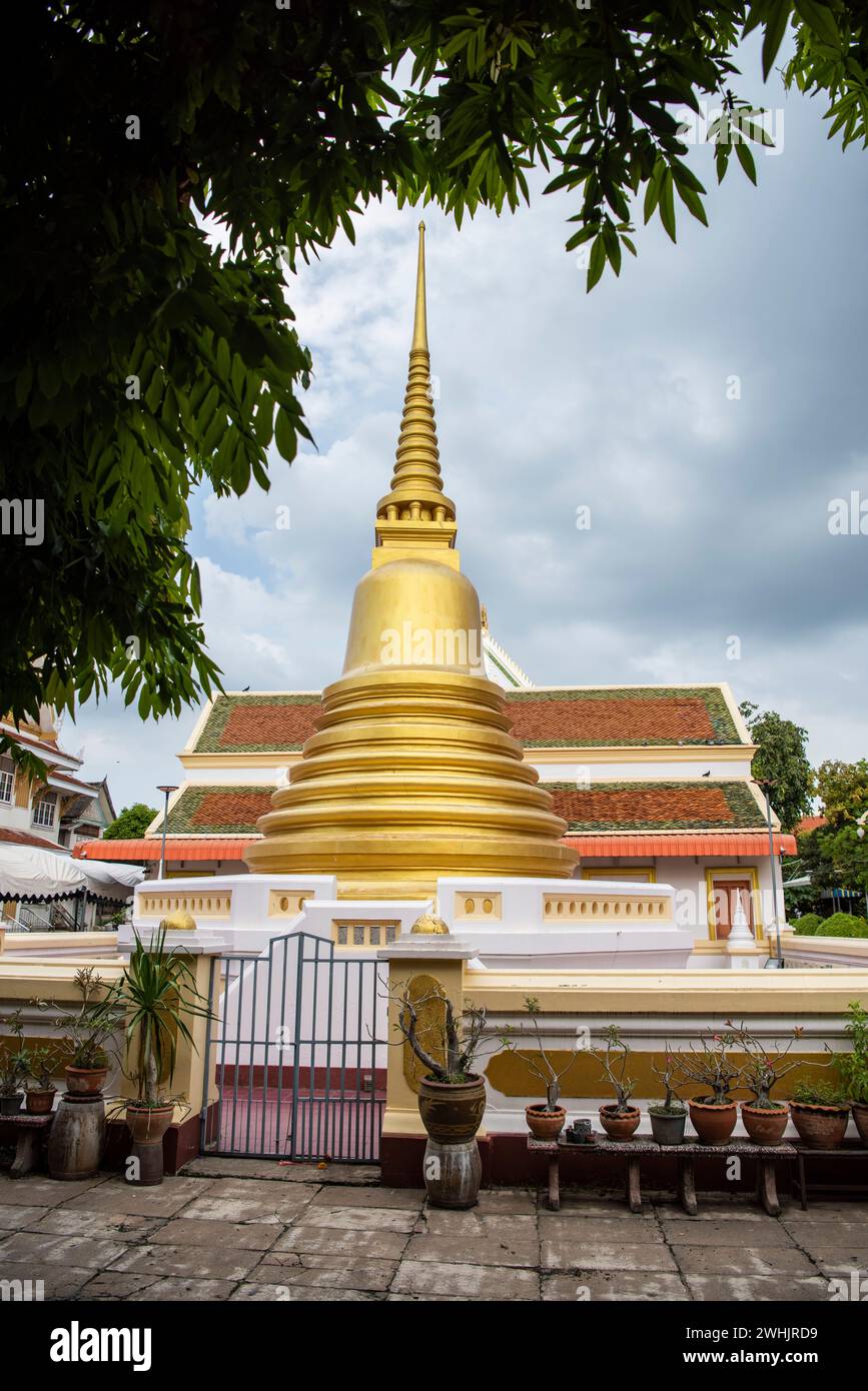 Pariwat temple hi-res stock photography and images - Alamy