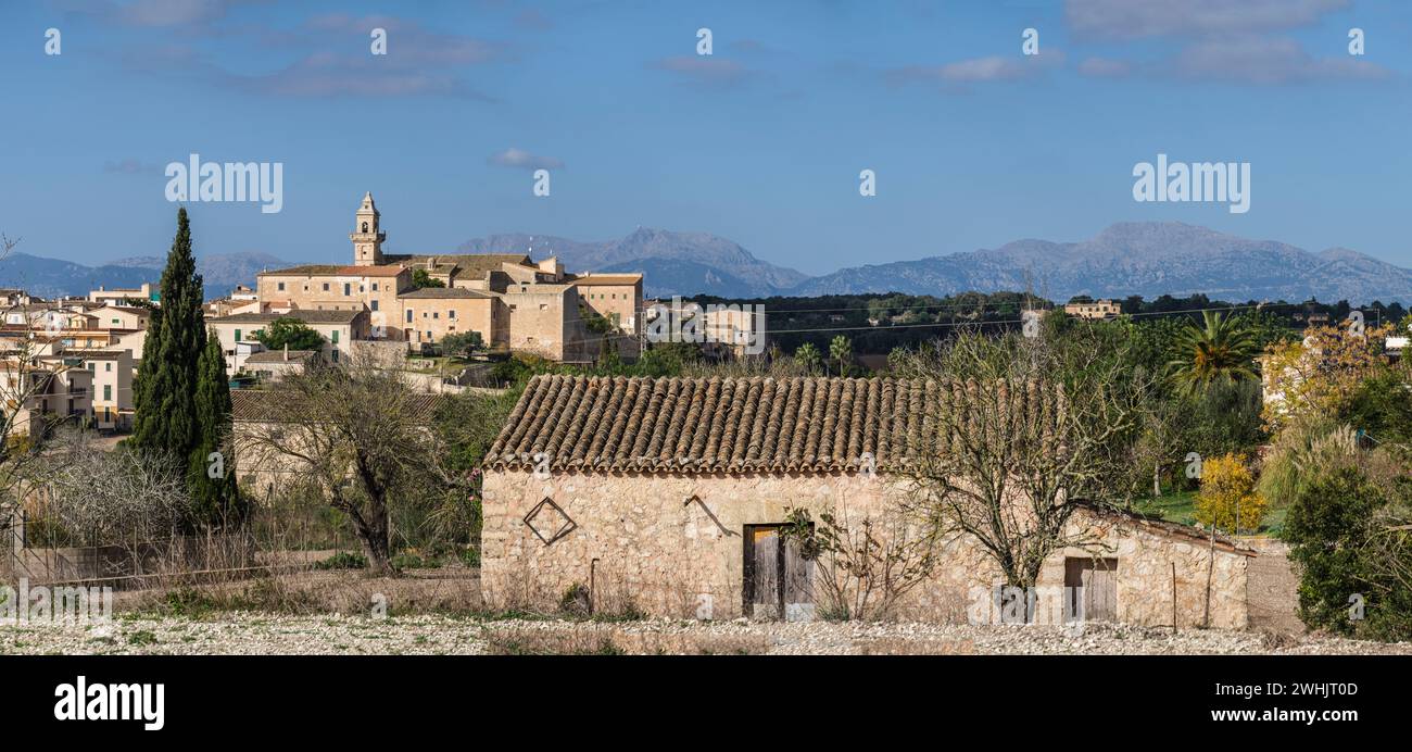 Tool house on the outskirts Stock Photo - Alamy