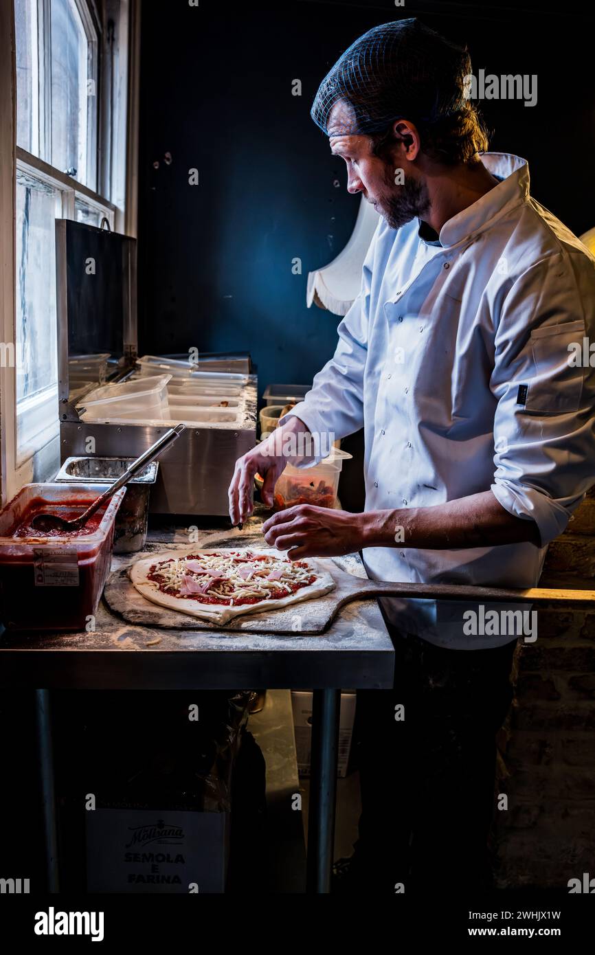 Wood fired pizza oven hi-res stock photography and images - Alamy