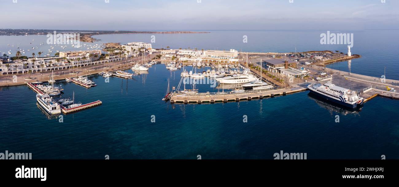 Port la savina formentera hi-res stock photography and images - Alamy