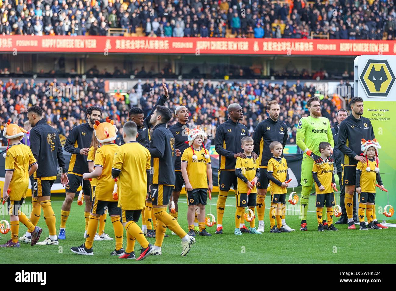 England players line up with mascots hi-res stock photography and ...