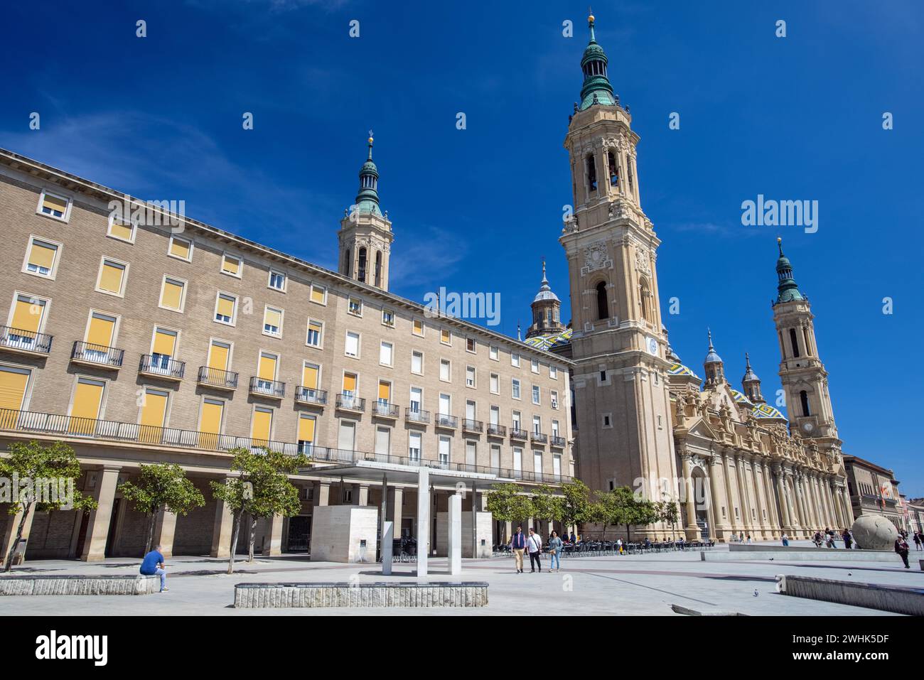 Zaragoza cathedral hi-res stock photography and images - Alamy
