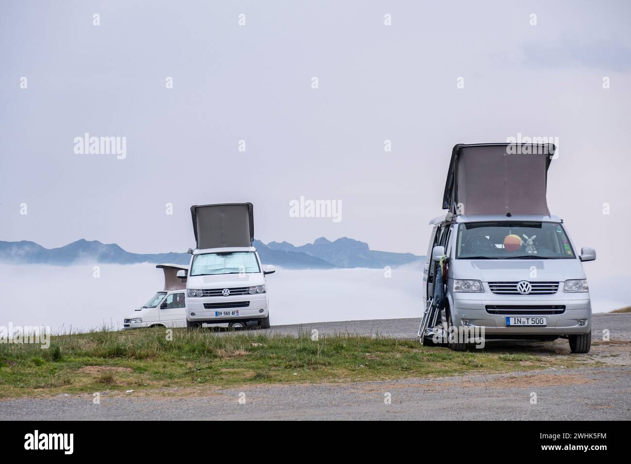 Tour vans hi-res stock photography and images - Alamy