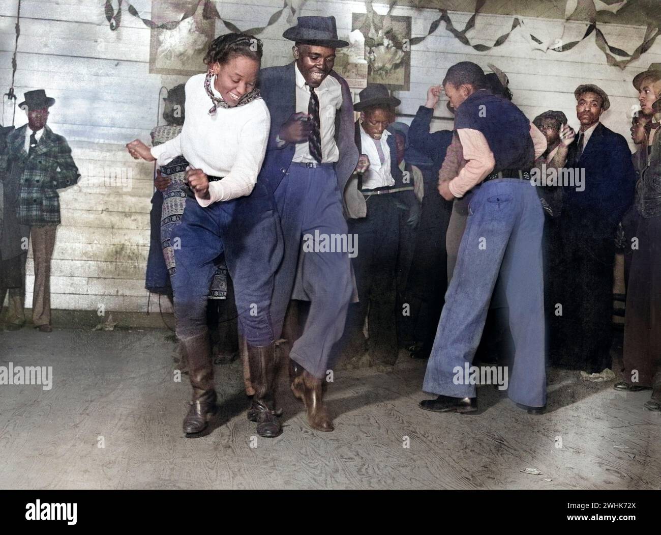 Circa 1930 dancing hi-res stock photography and images - Alamy