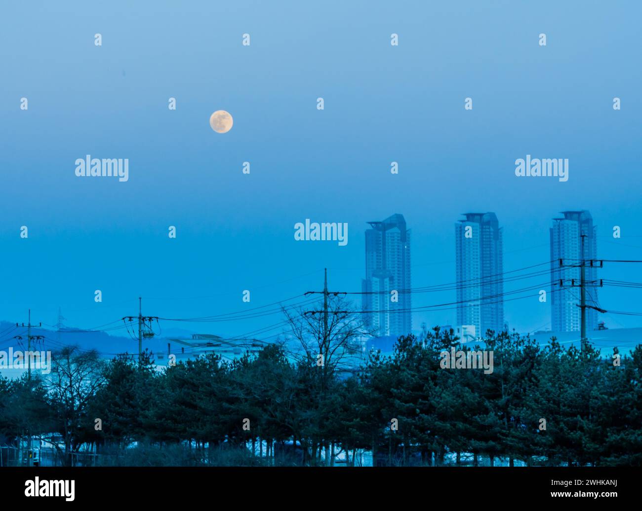 First full moon of 2018 taken at 70mm on January 1st, 2018 during blue ...