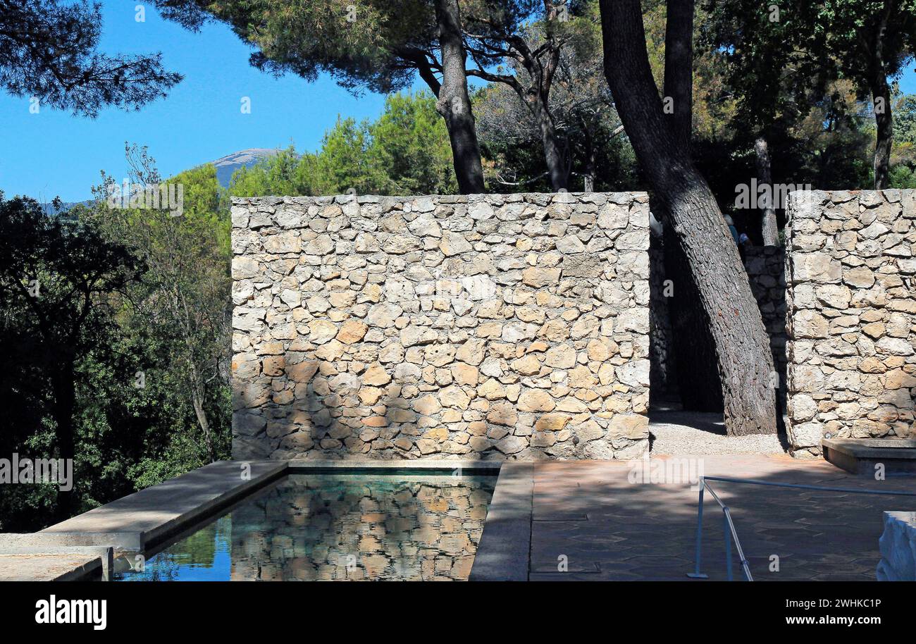 Maeght miro labyrinth hi-res stock photography and images - Alamy