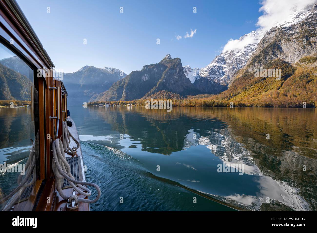Tourist boat on the Koenigssee, Watzmann massif, autumnal mountain ...