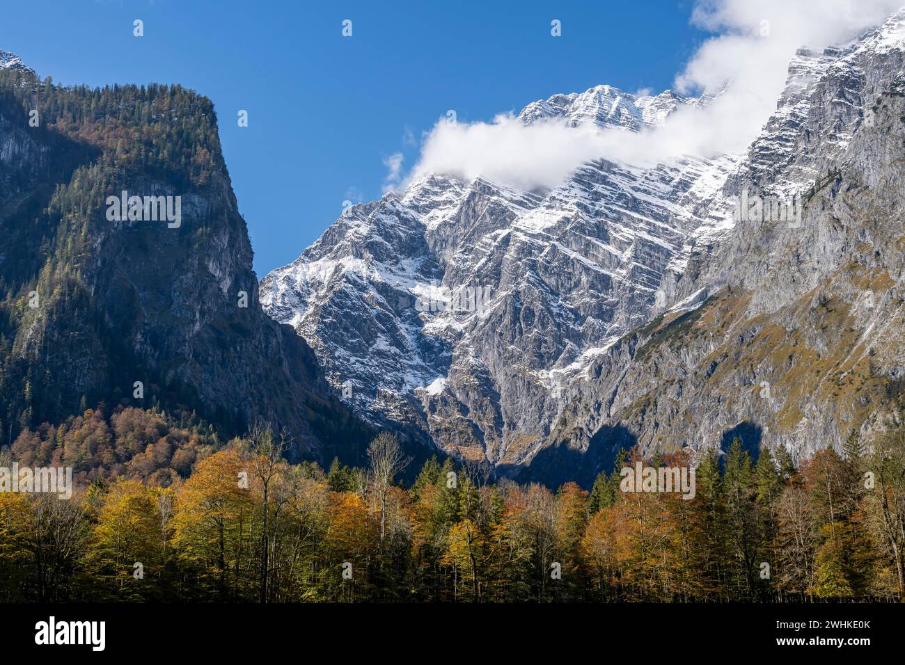 Snow-covered Watzmann massif, Watzmann east face, autumnal mountain ...