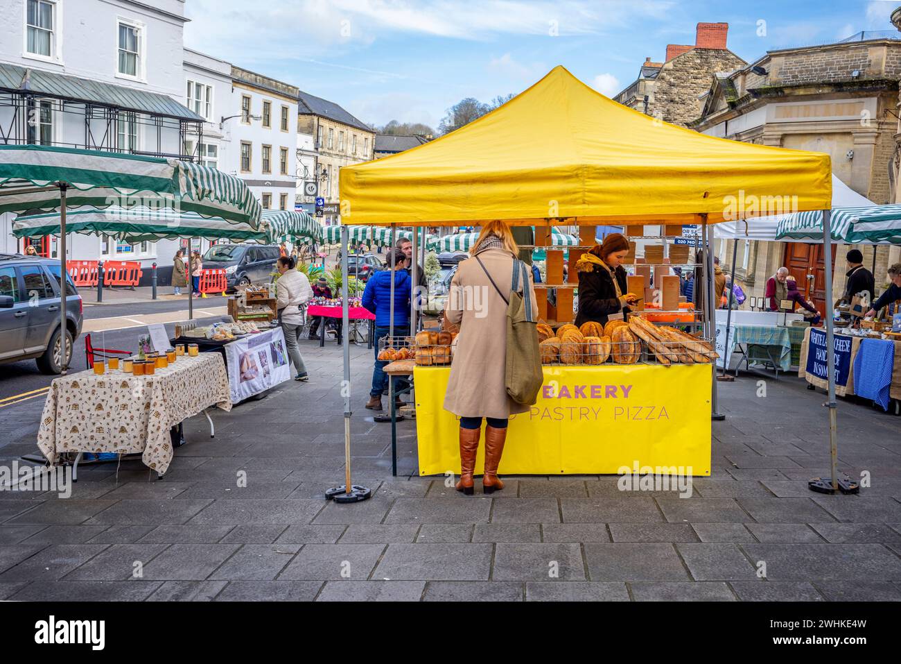 Frome Saturday Farmers market bakery & food stalls in Market Place ...