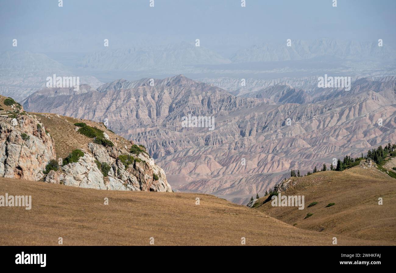 Barren mountain landscape, Moldo-Ashuu Pass, Naryn Province, Kyrgyzstan ...