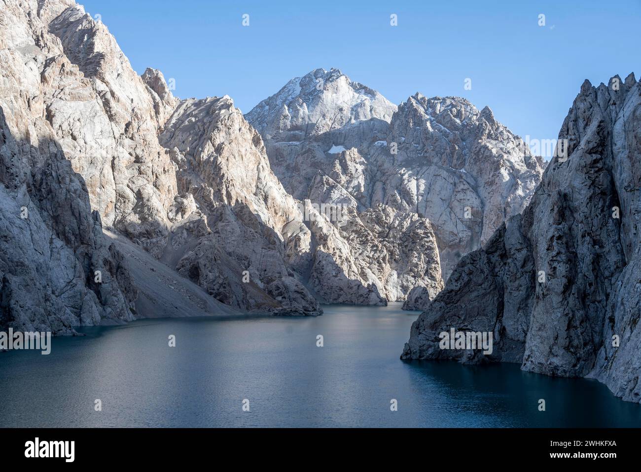 Mountain lake Kol Suu, Sary Beles Mountains, Naryn Province, Kyrgyzstan ...