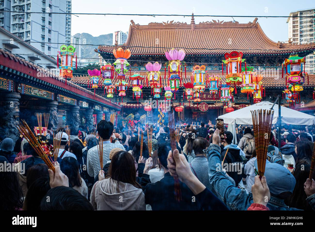 Hong Kong, China. 10th Feb, 2024. Worshippers start the Year of the ...