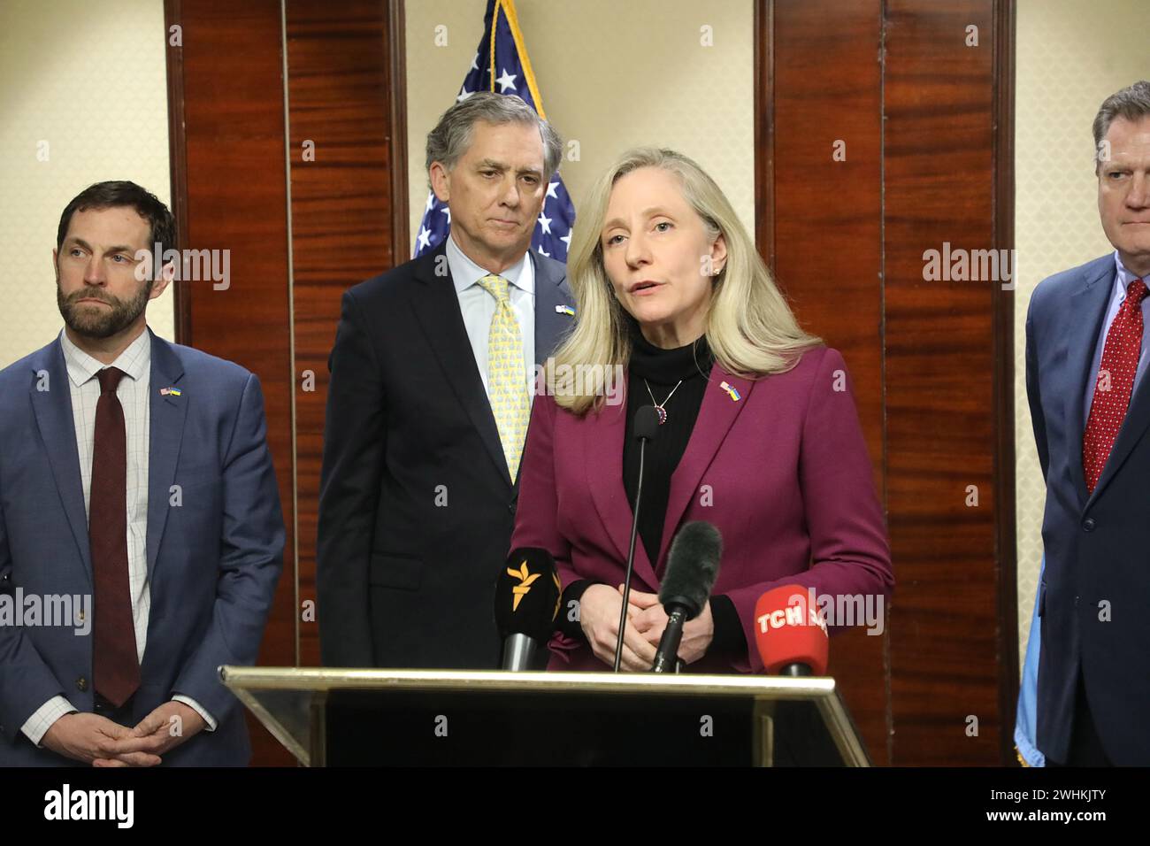 Abigail spanberger hi-res stock photography and images - Alamy