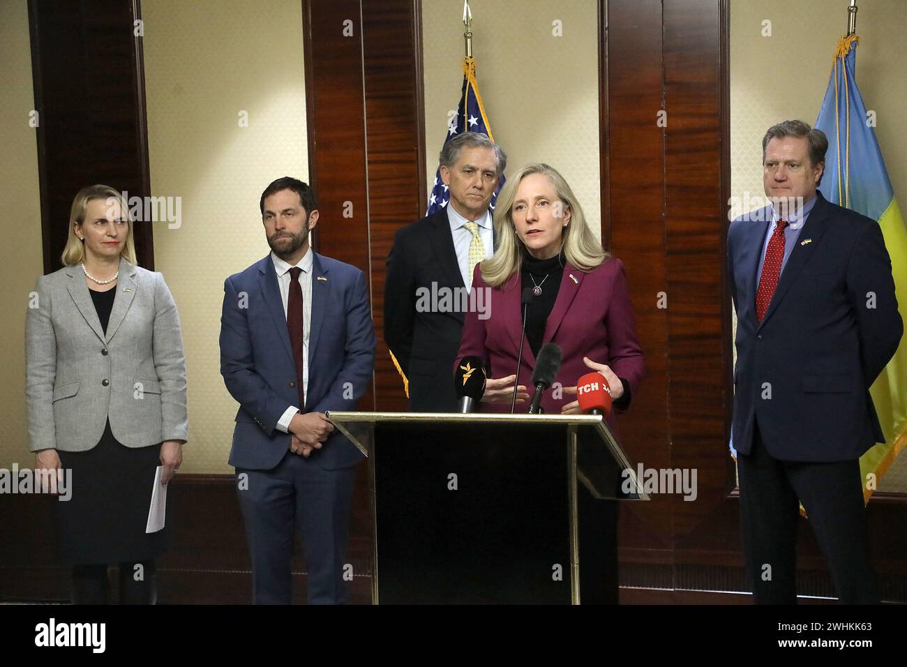 Non Exclusive: KYIV, UKRAINE - FEBRUARY 09, 2024 - US Ambassador to ...