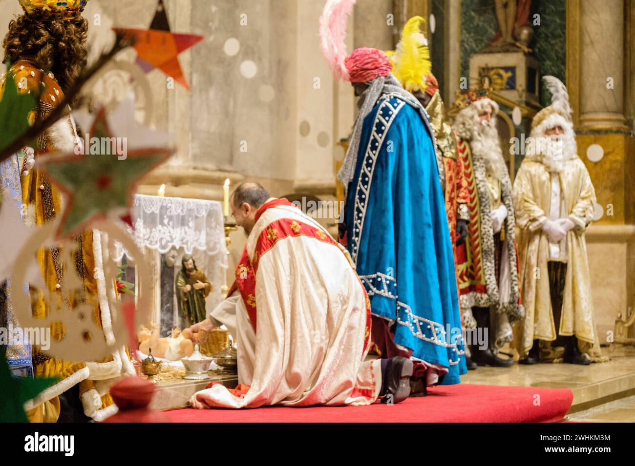 Adoration of the child Jesus Christ for the Magi Stock Photo - Alamy
