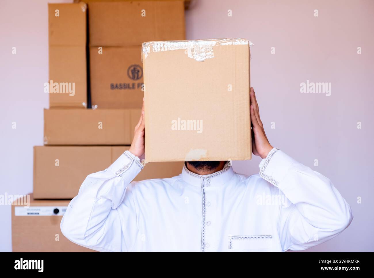 Arabic muslim man putting hi-res stock photography and images - Alamy