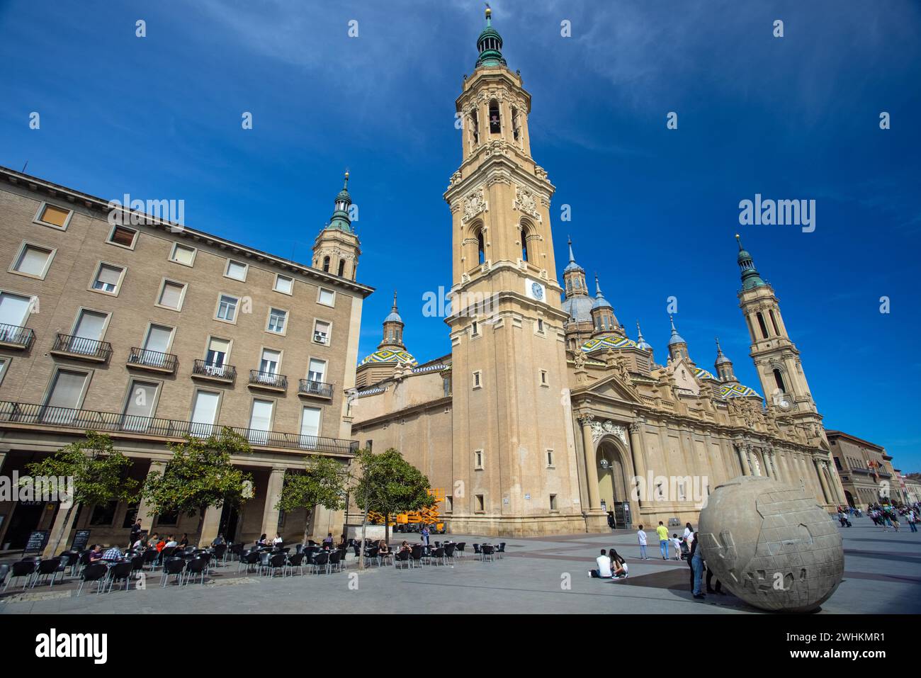 Zaragoza cathedral hi-res stock photography and images - Alamy