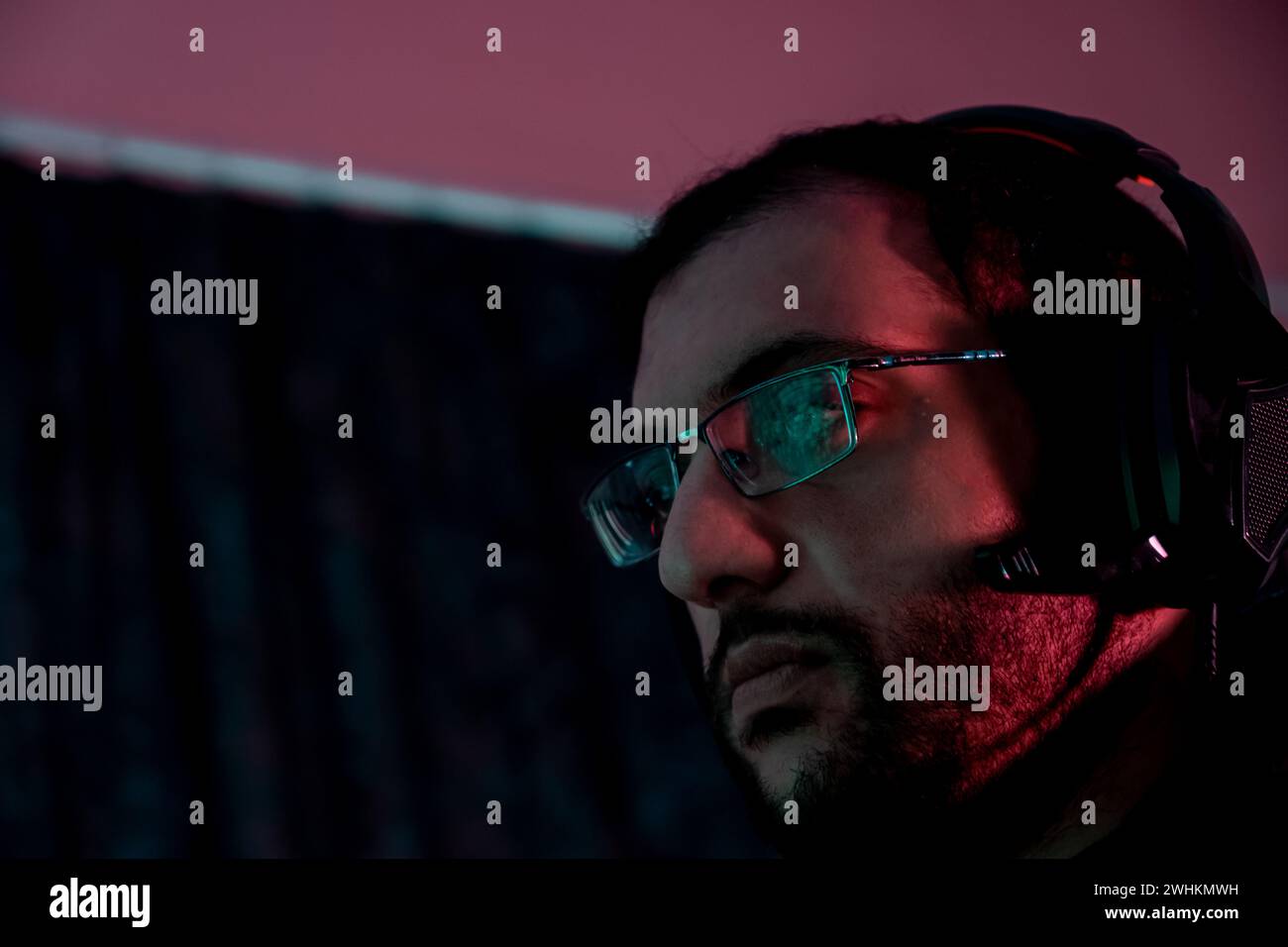 Professional gamer wearing headphones hi-res stock photography and ...