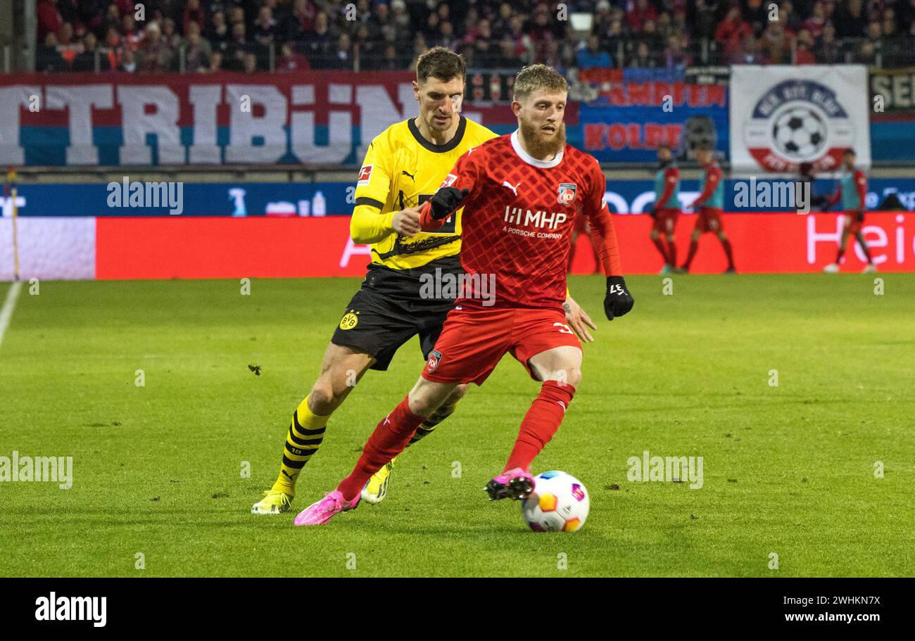 Football match, captain Patrick MAINKA 1.FC Heidenheim is pressurised ...