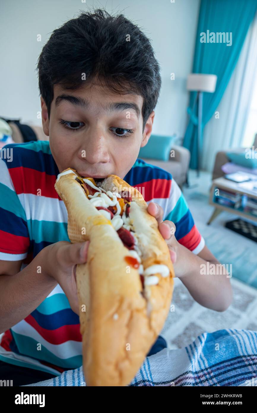 Man eating big sandwich hi-res stock photography and images - Alamy