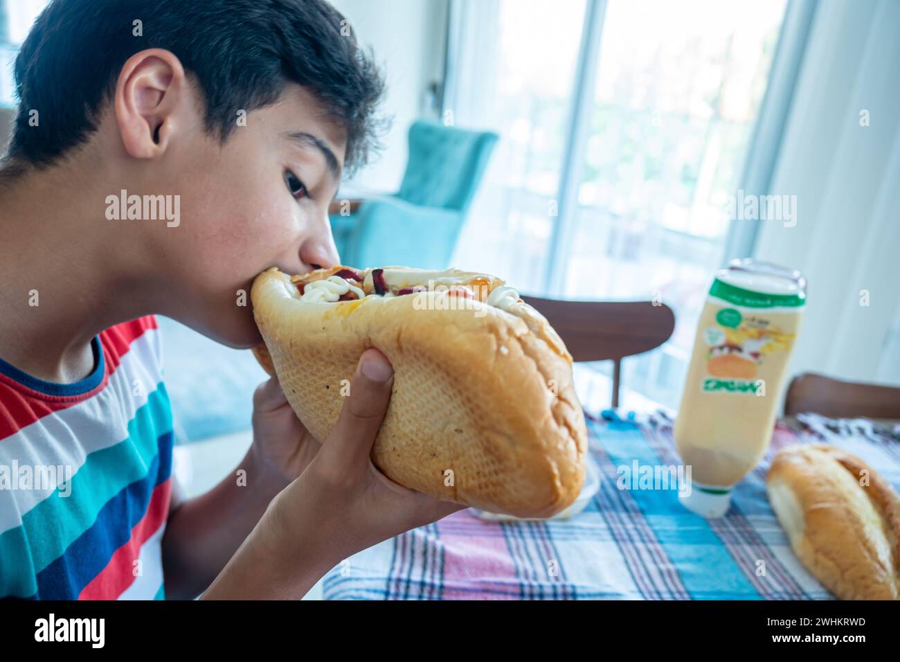 Man eating big sandwich hi-res stock photography and images - Alamy