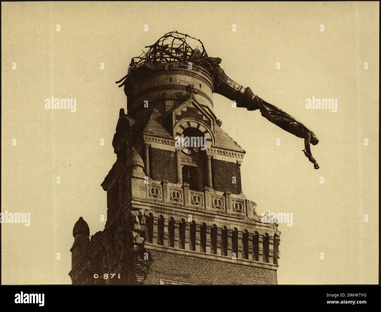 Falling statue of the Albert (France) Cathedral tower broken and ...