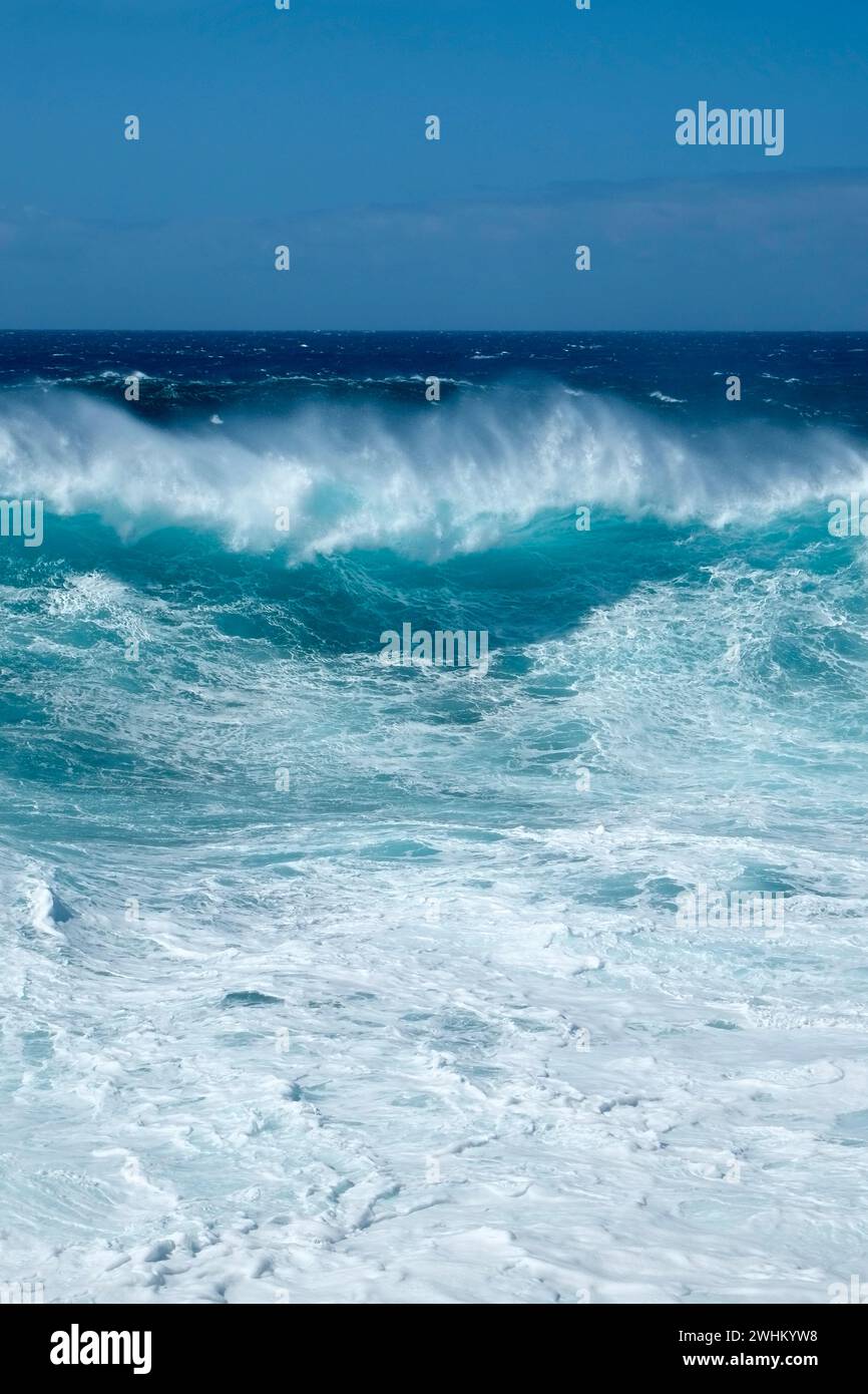 Wave breaker hi-res stock photography and images - Alamy