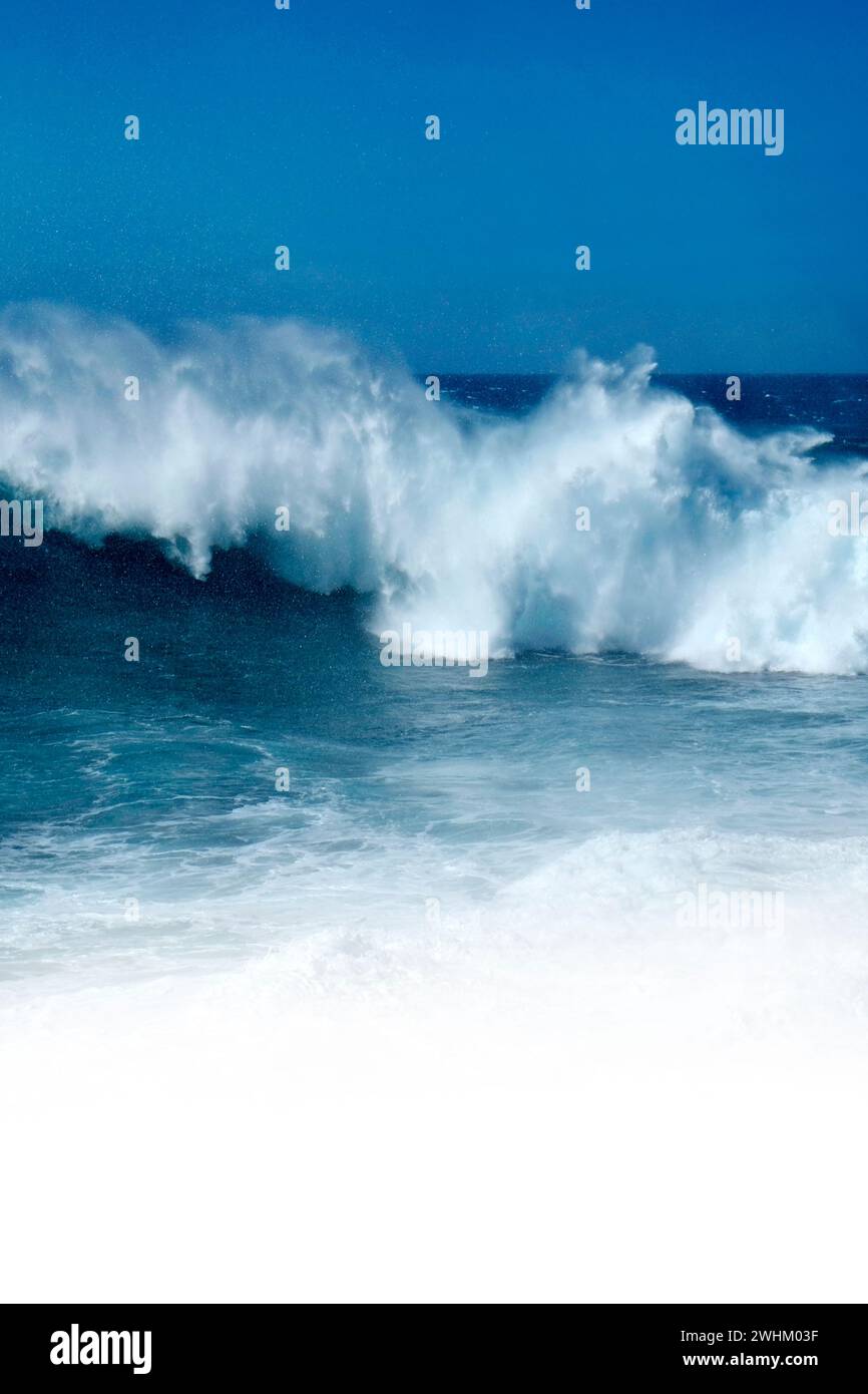 Wave breaker hi-res stock photography and images - Alamy