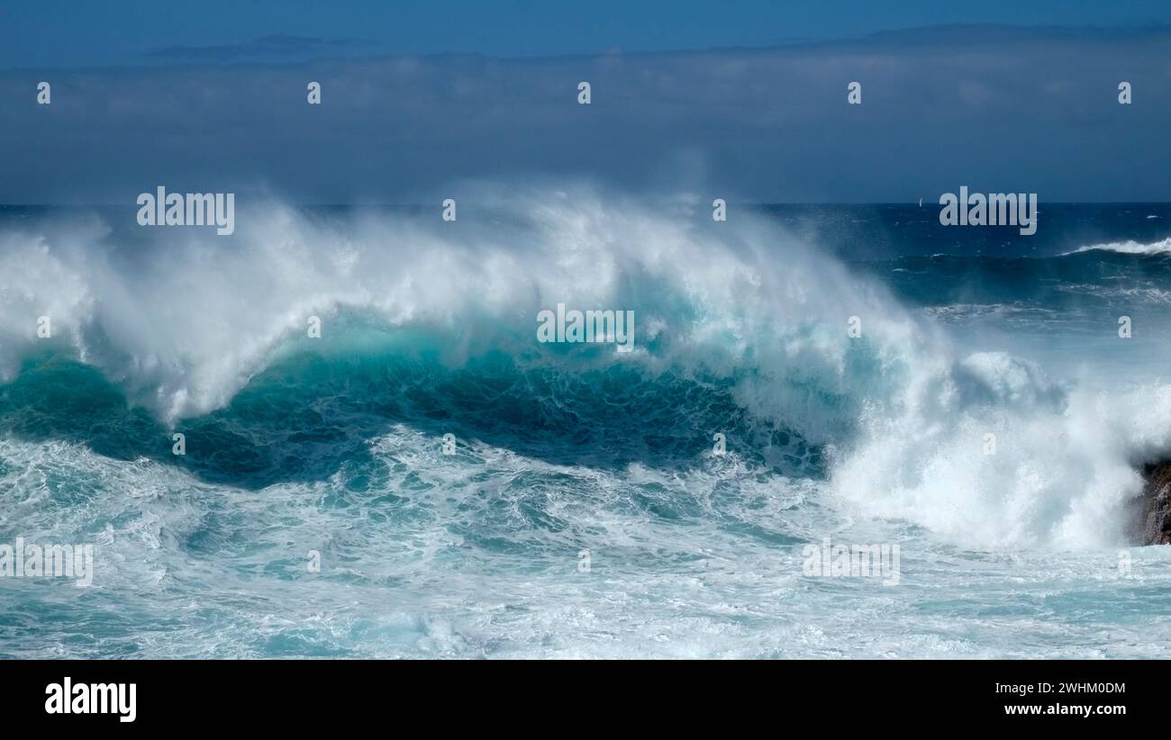 Wave, churning sea Stock Photo - Alamy