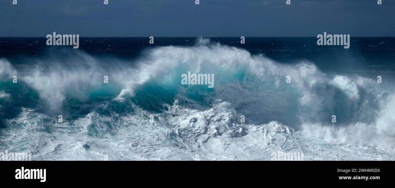 Wave, churning sea Stock Photo - Alamy