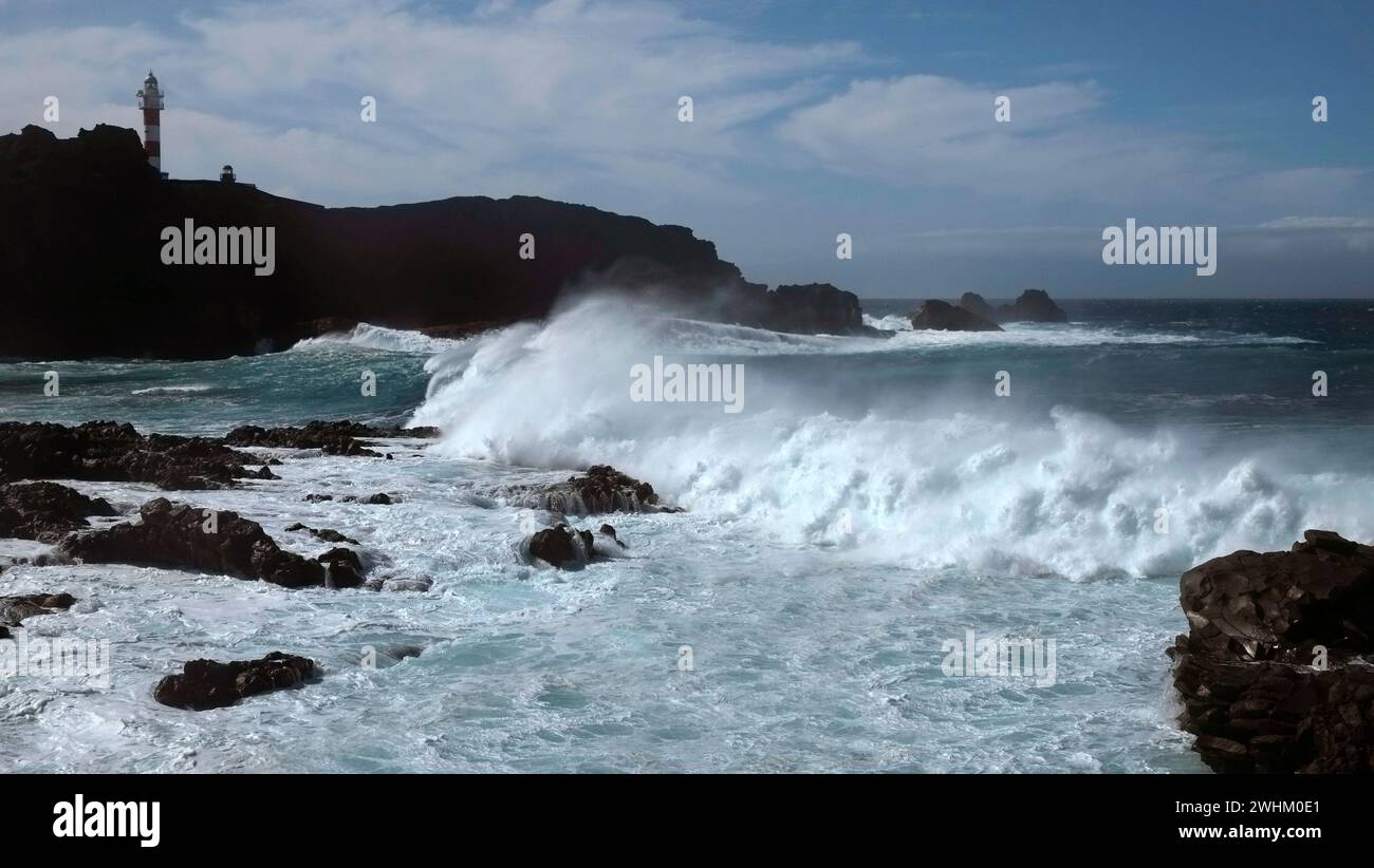 Cliff lighthouse hi-res stock photography and images - Alamy