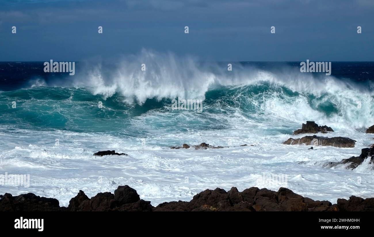 Overturns hi-res stock photography and images - Alamy