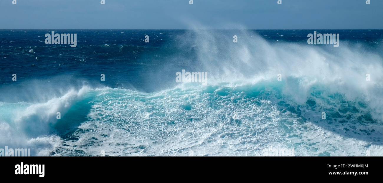 Wave in storm-tossed sea Stock Photo - Alamy