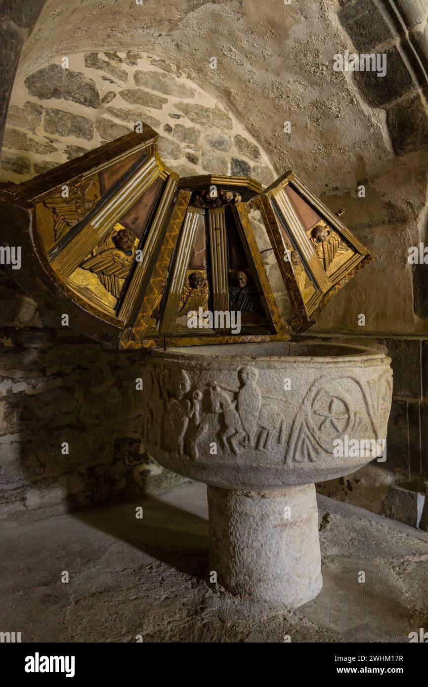 Romanic baptismal font Stock Photo - Alamy