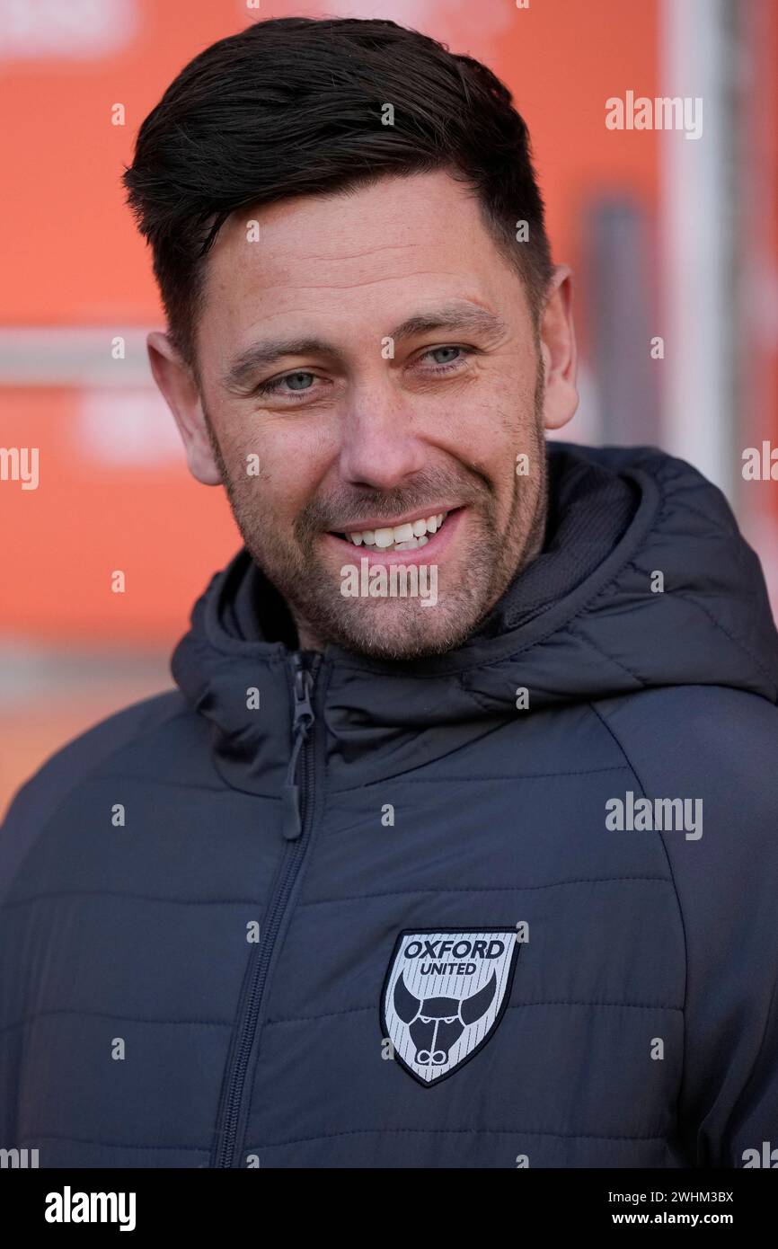 Des Buckingham manager of Oxford United before the Sky Bet League 1 ...