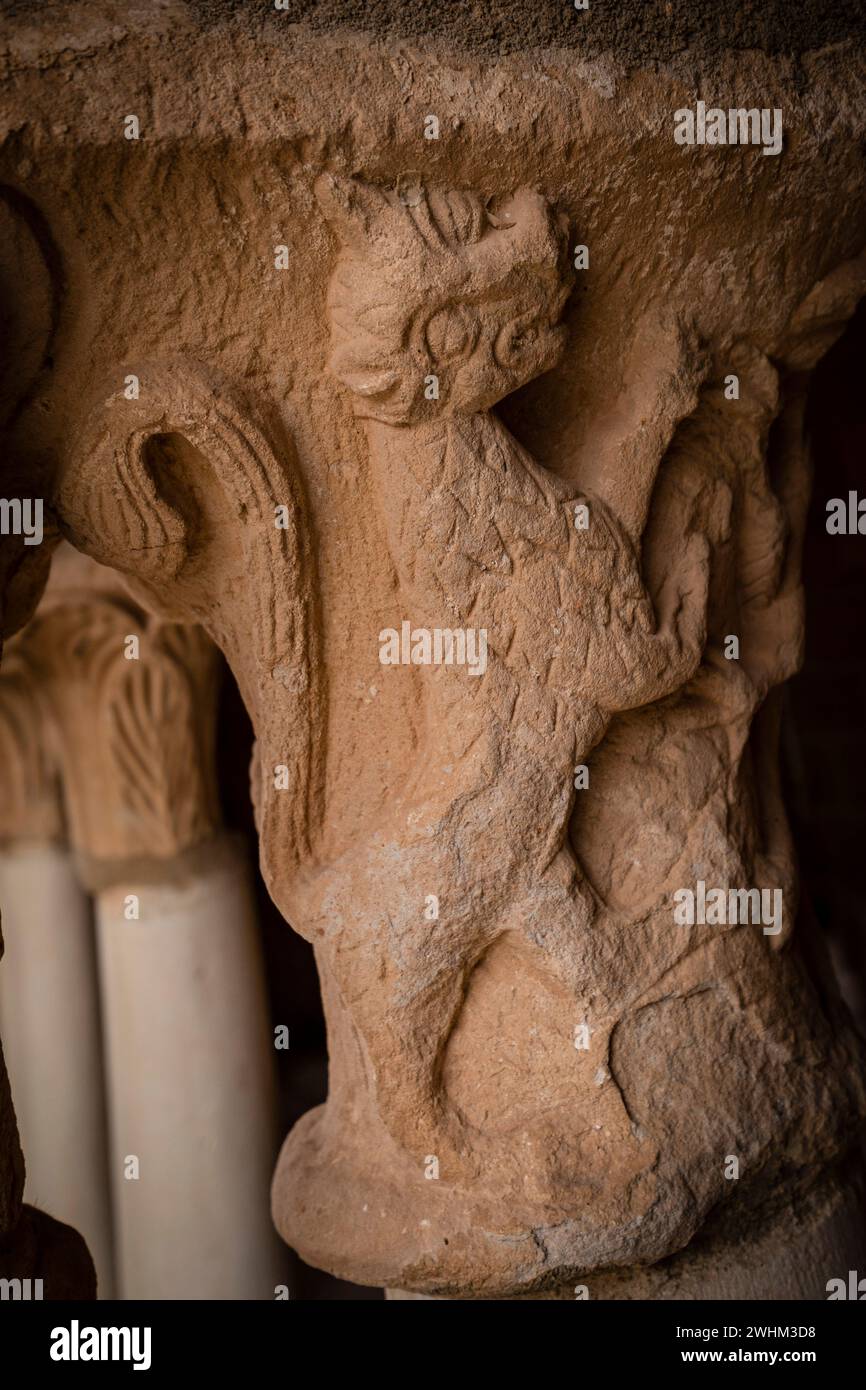 Rampant lion hi-res stock photography and images - Alamy