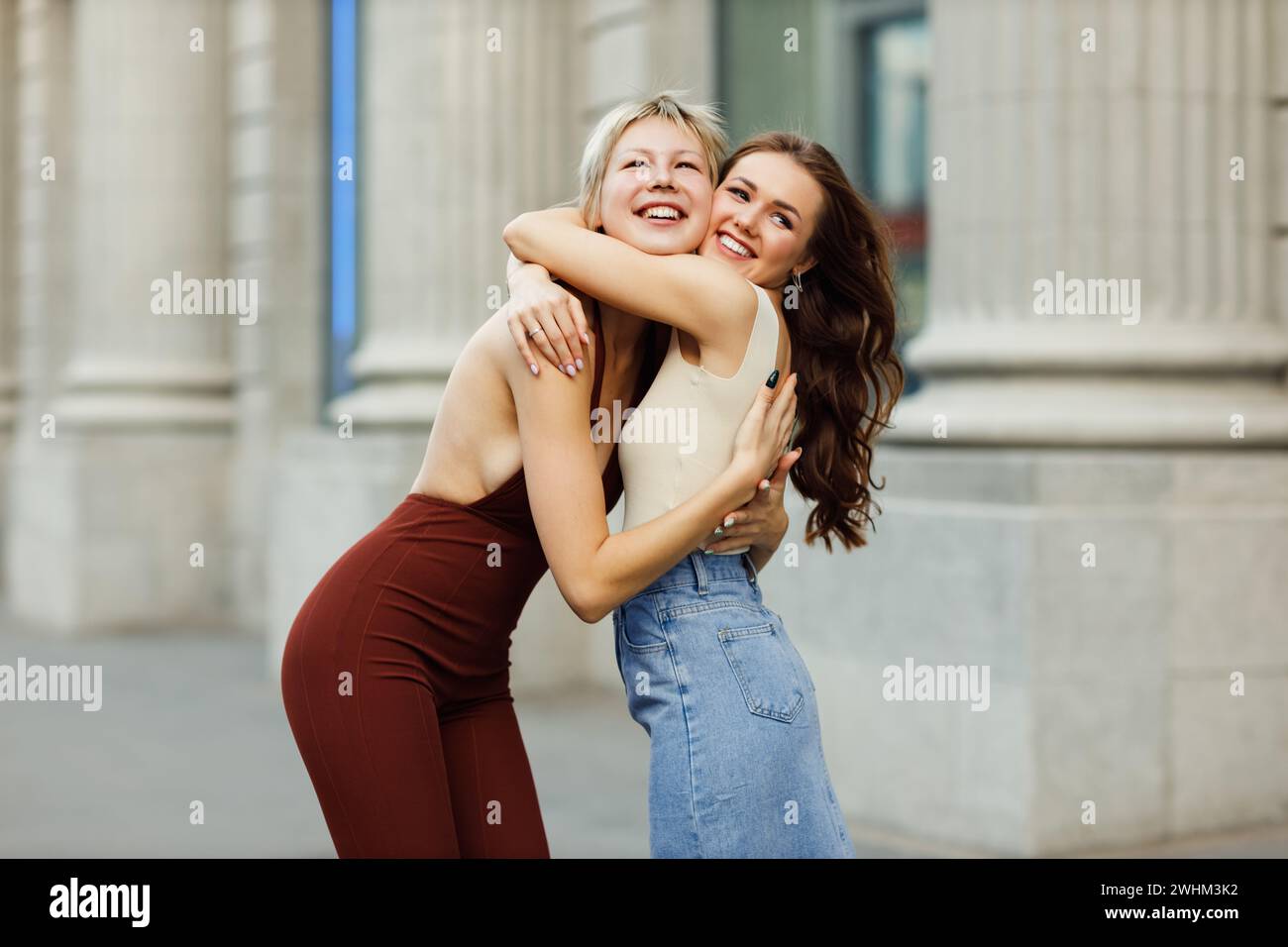 Laughing girls outdoor hi-res stock photography and images - Alamy