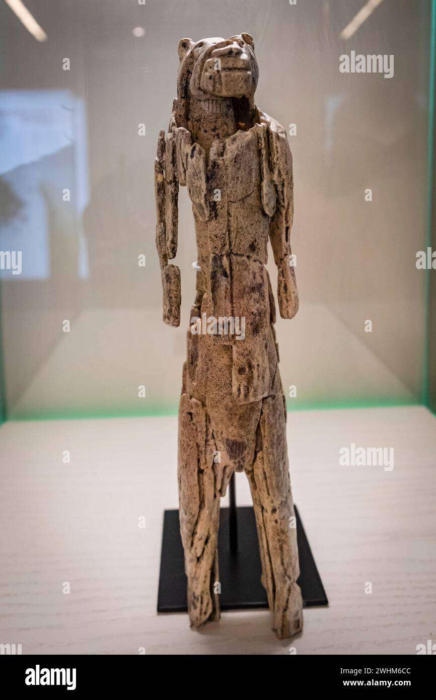 Lion man sculpture hi-res stock photography and images - Alamy