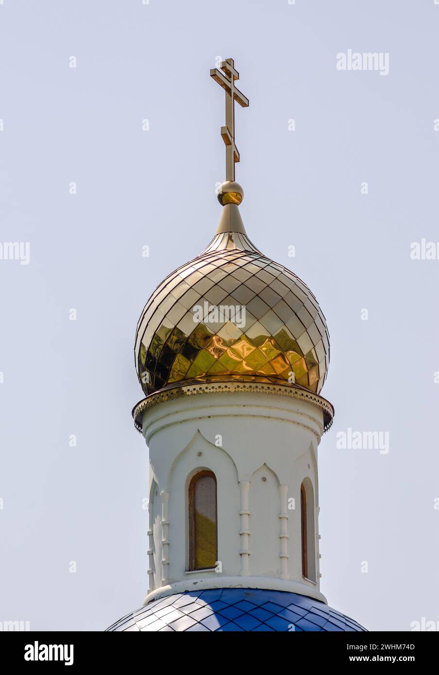 Christian cross sky background hi-res stock photography and images - Alamy