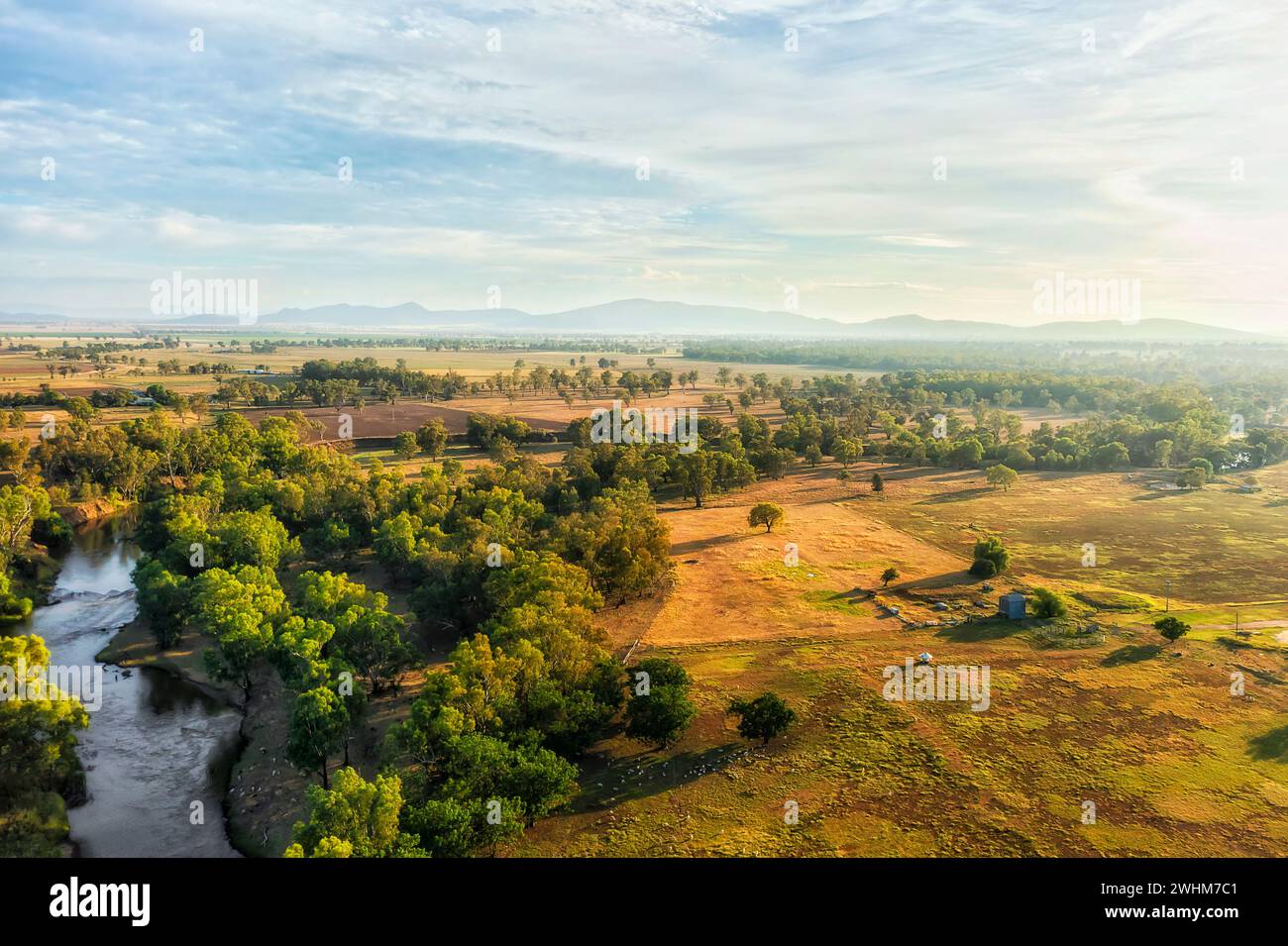Lazy Namoi river flowing through plains around Gunnedah rural outback ...